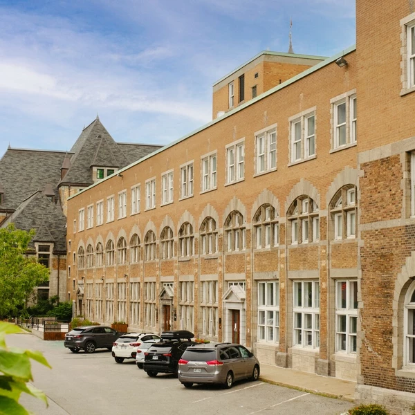 755 Rue Berri, Montreal